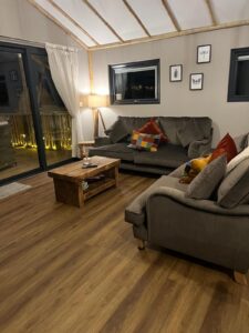 Birdholme Glamping | safari lodges with private hot tubs Notts